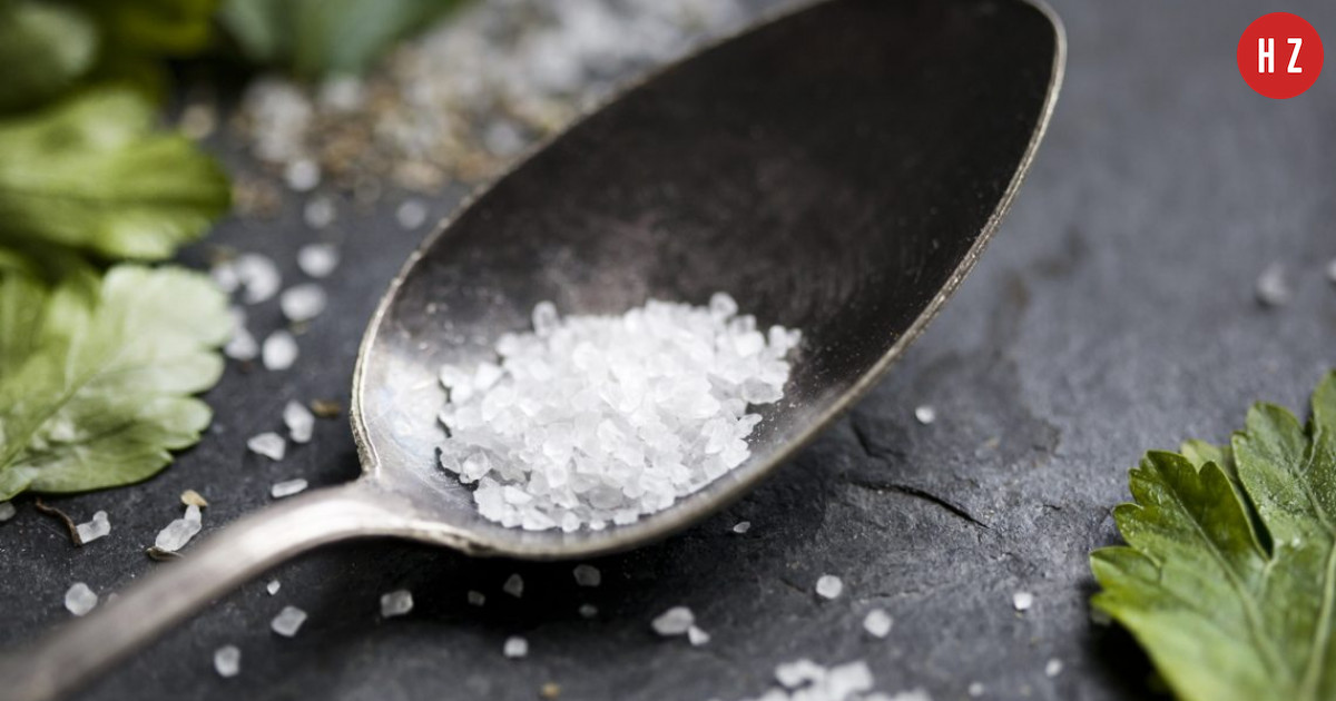 Chlor - rola w organizmie, niedobór, objawy zatrucia | HelloZdrowie