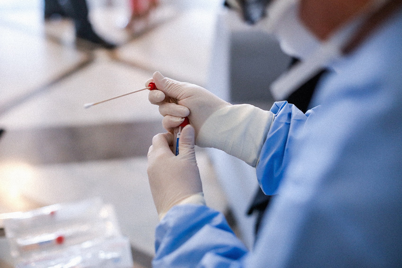 Ptasia grypa - objawy u ludzi. Jak zapobiegać i leczyć | HelloZdrowie