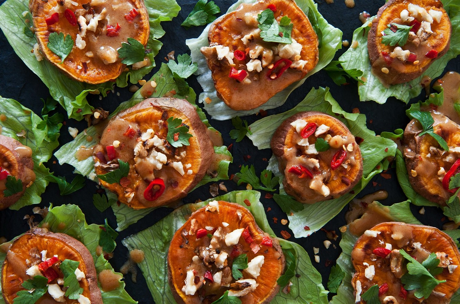 Bataty faszerowane - przepis. Jak zrobić nadziewane bataty? |HelloZdrowie