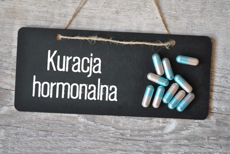 Guz nadnercza – czy jest groźny, objawy i przyczyny | HelloZdrowie