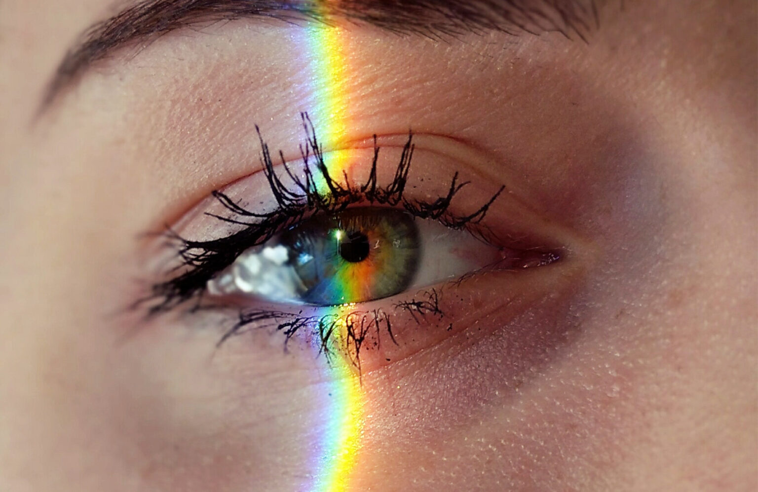 Jakie są przyczyny wylewu w oku i jak go leczyć? | HelloZdrowie