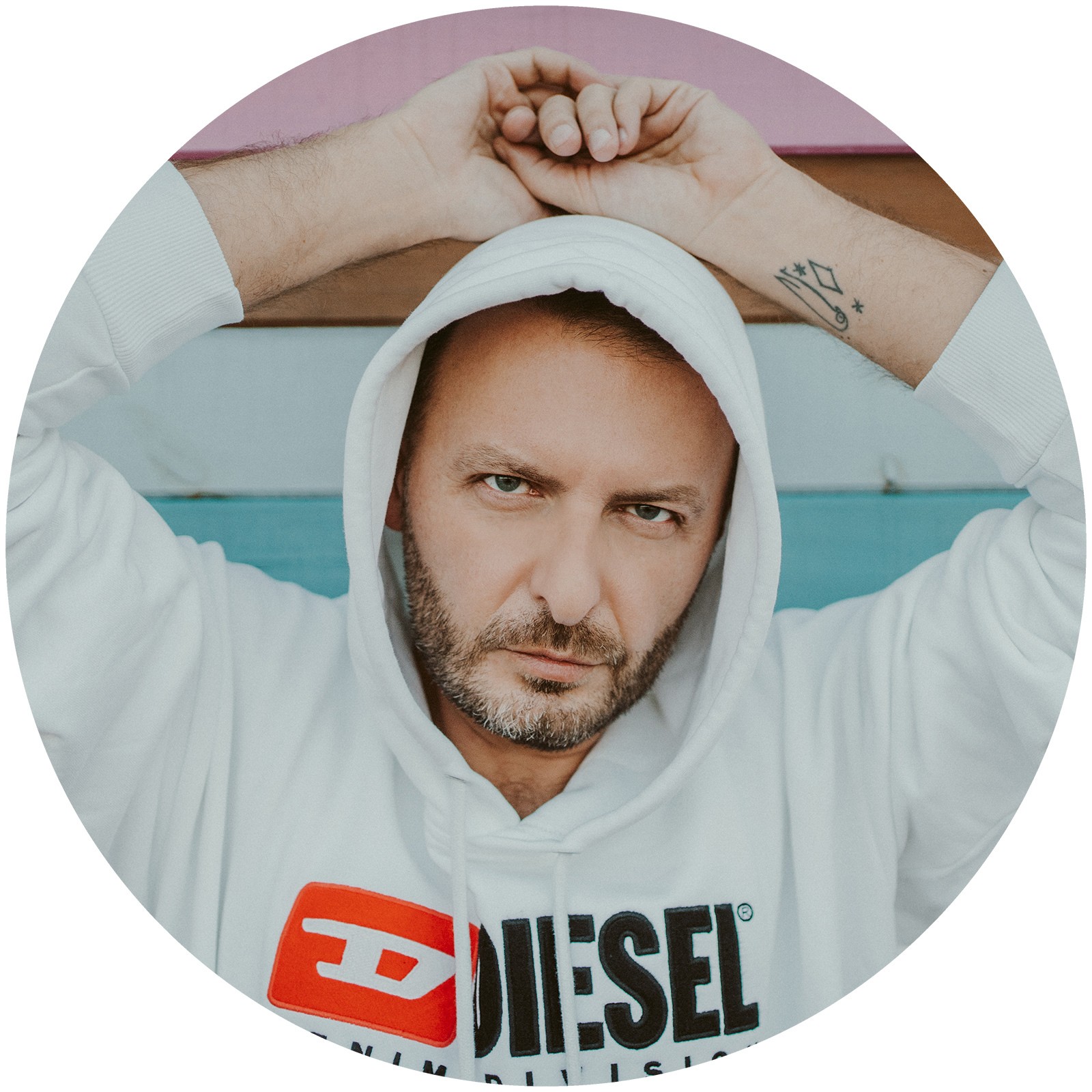 „Niektórzy uważali, że AIDS jest karą boską”. Remigiusz Ryziński o ...