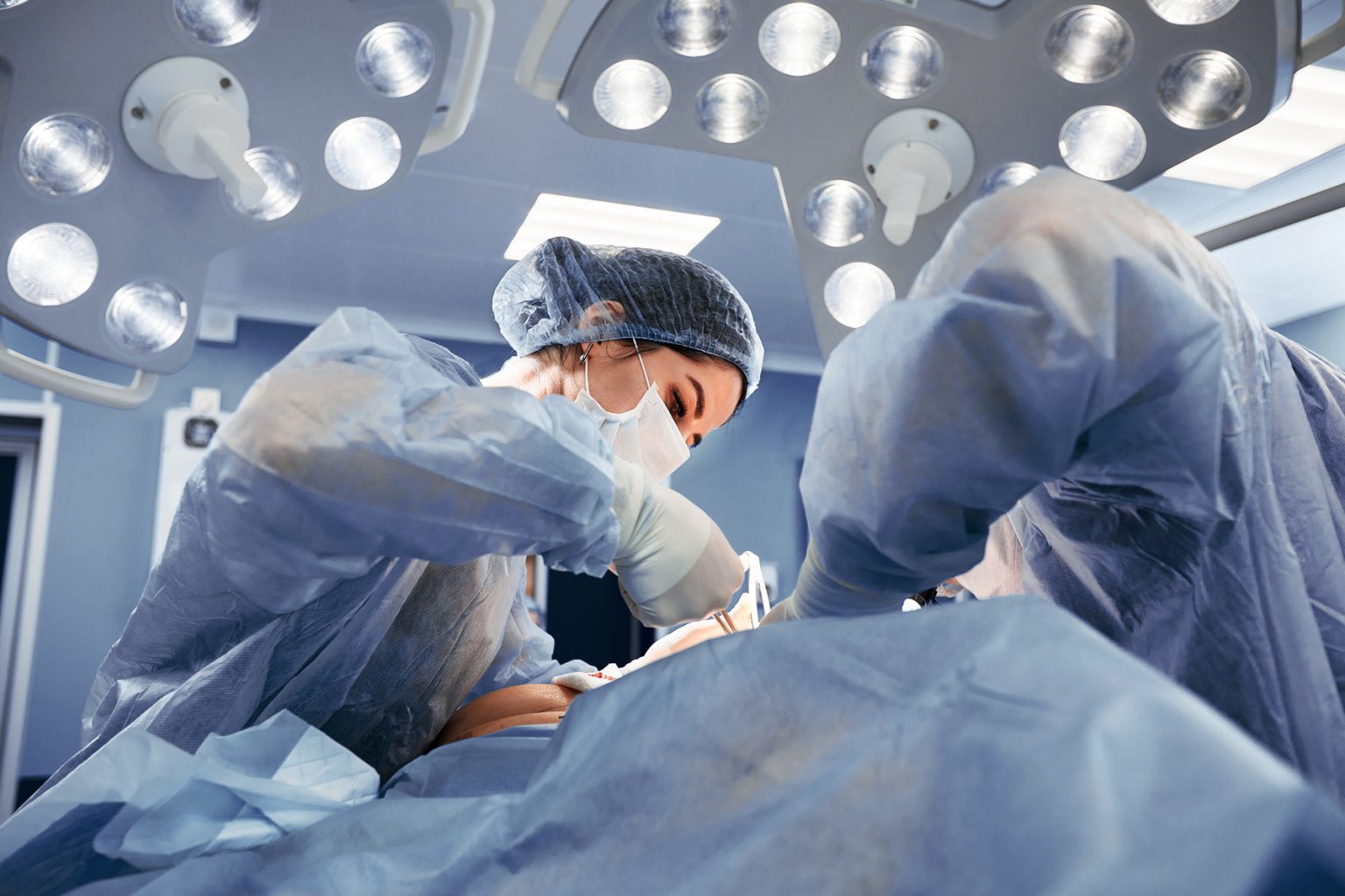 Zmniejszenie piersi – operacja i ćwiczenia. Ile kosztuje zabieg? Jakie ...