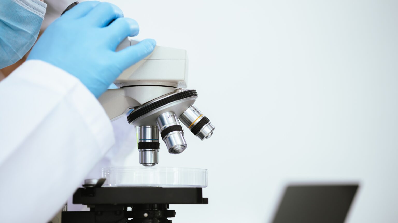 Czym jest oponiak? Leczenie, objawy, rokowania | HelloZdrowie