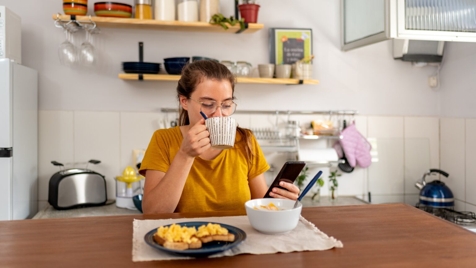 Kalcytriol i jego znaczenie. Co ma wspólnego z witaminą D? - HelloZdrowie